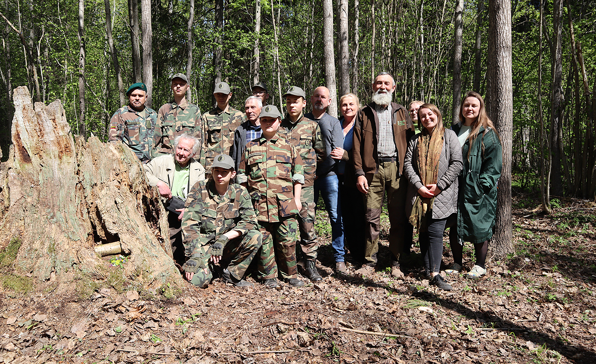 SUKILĖLIUS PRIMINS TRYS ĄŽUOLIUKAI - Kupiškėnų mintys